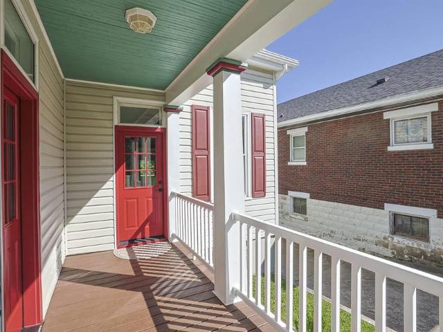 124 W Walnut Street
