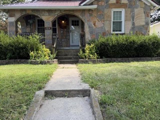 124 W Forest Ave, Hodgenville, KY 42748