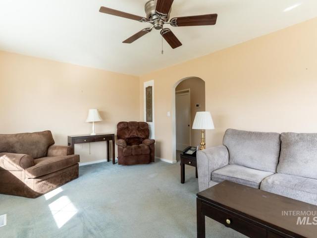 124 W Mckinley