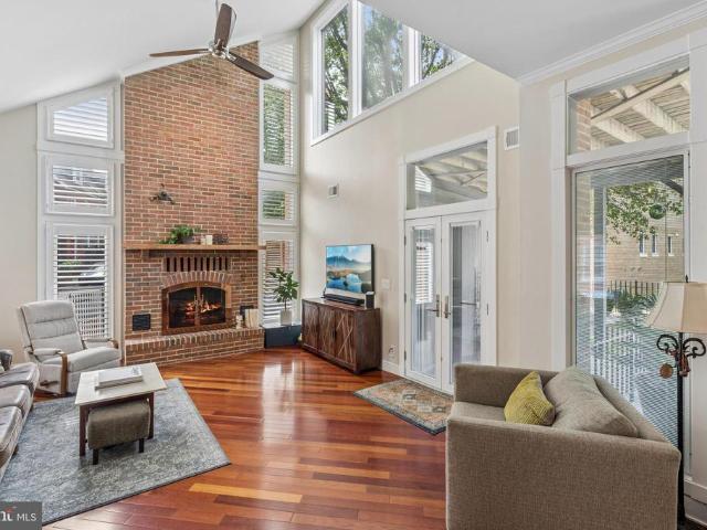 124 W Montgomery Street