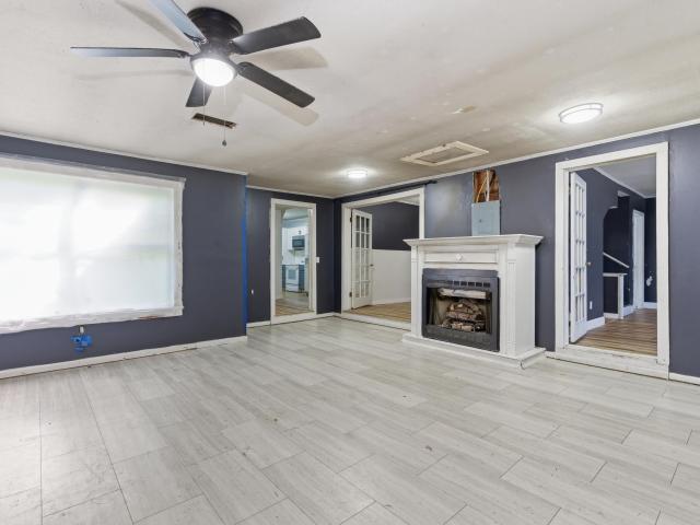 124 W Poplar Street