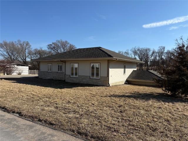 124 W Summit Street