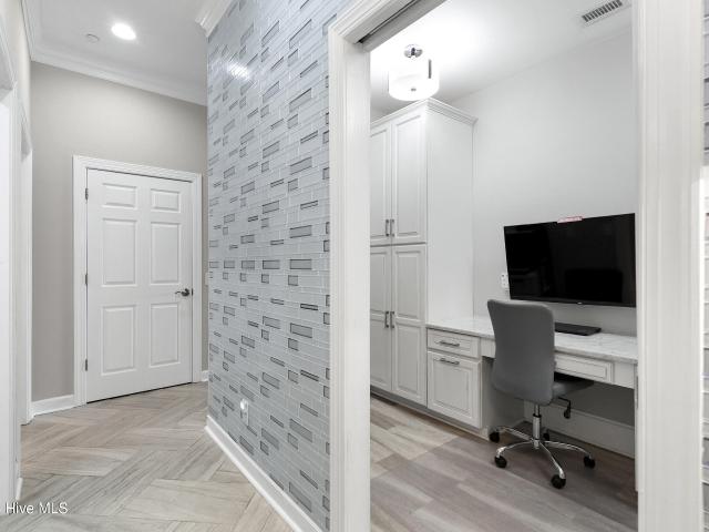 124 Walnut Street # Apt 607