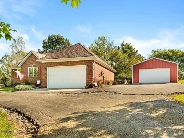 124 Whitetail Dr