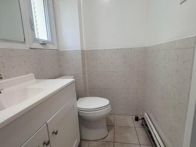 124 Winfield Ave # 1