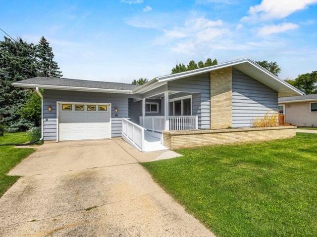 124 Wisconsin St, Beaver Dam, WI 53916
