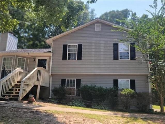 124 Taylors Ln, Carrollton, GA 30117