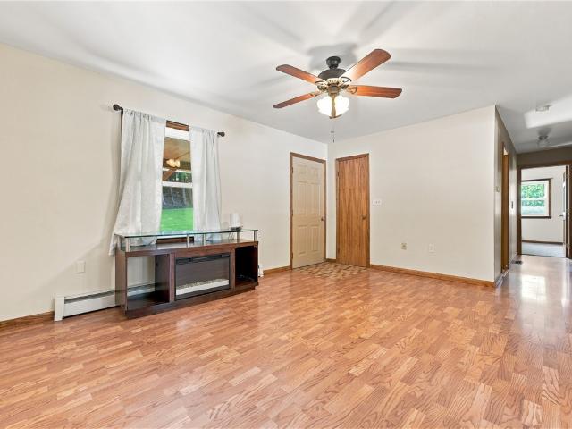 124 Thompson Rd