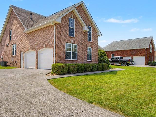 124 Thoroughbred Way