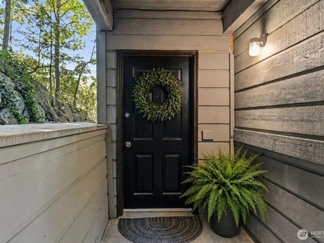 12543 NE 23rd Pl Apt D1, Bellevue, WA 98005