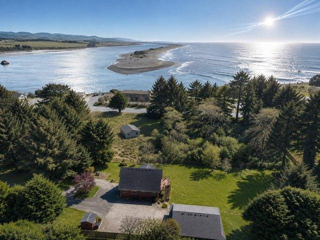 12541 Mouth of Smith River Rd, Smith River, CA 95567