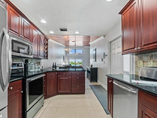 12542 Westhampton Circle, Wellington, FL
