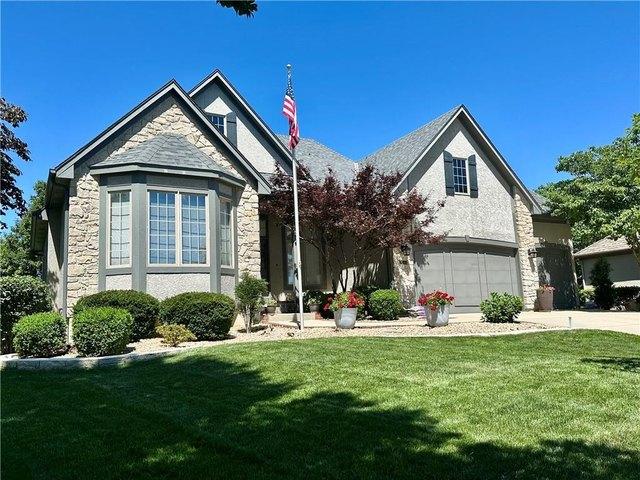 12548 Connell Dr, Overland Park, KS 66213