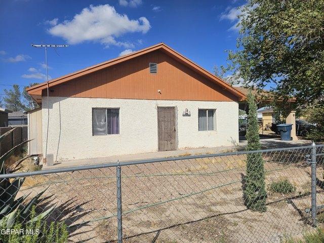 1254 G St, Fabens, TX 79838