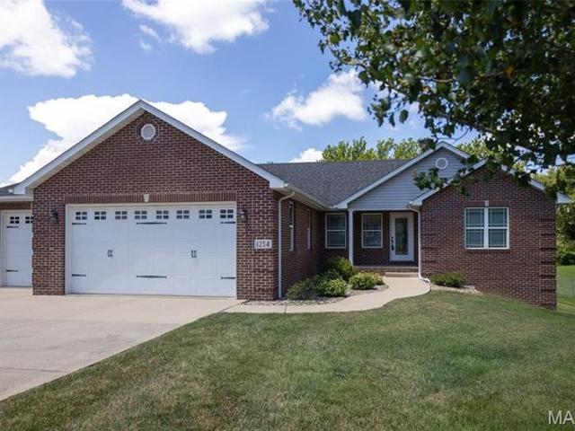 1254 Jamaica Dr, Edwardsville, IL 62025