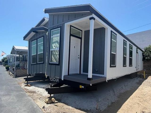12550 E Carson St Unit 3, Hawaiian Gardens, CA 90716
