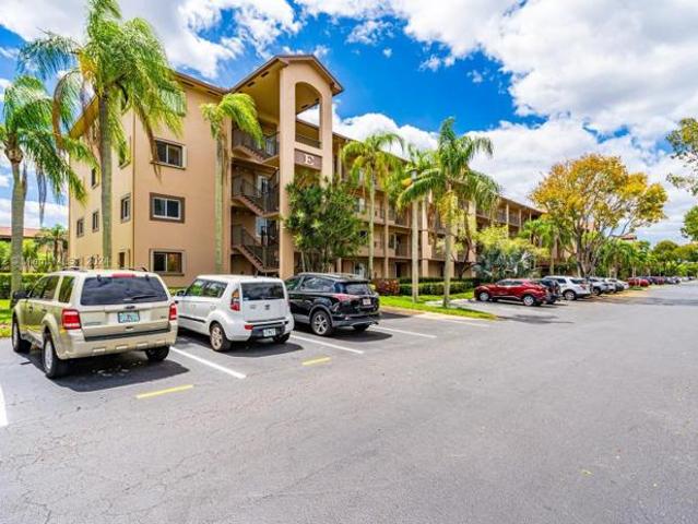 12550 SW 15th St #101E, Pembroke Pines, FL 33027