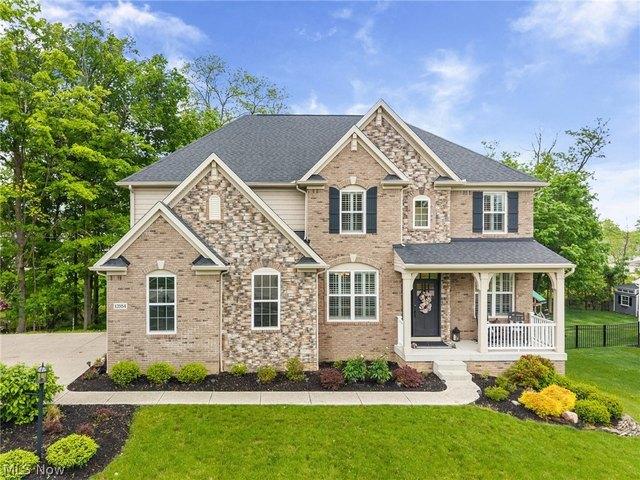 12554 Meadowview Dr, North Royalton, OH 44133