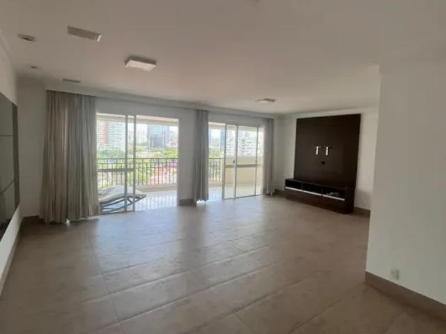125586 Excelente localização com varanda e vista