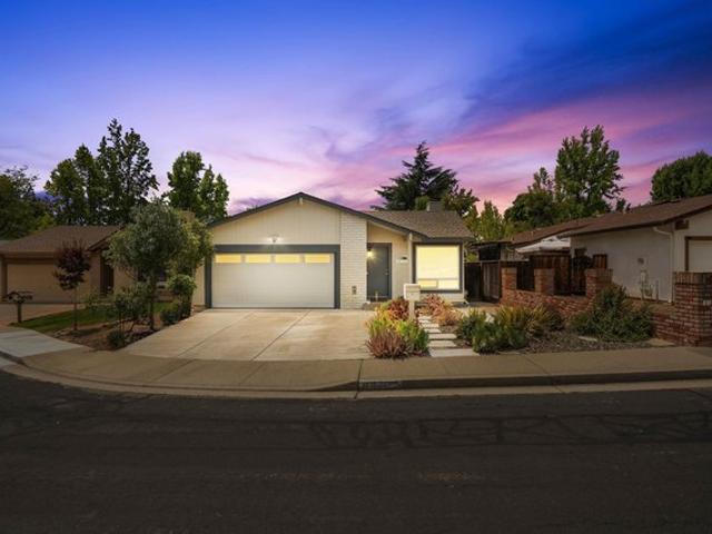 1255 Cougar Ln, Concord, CA 94521