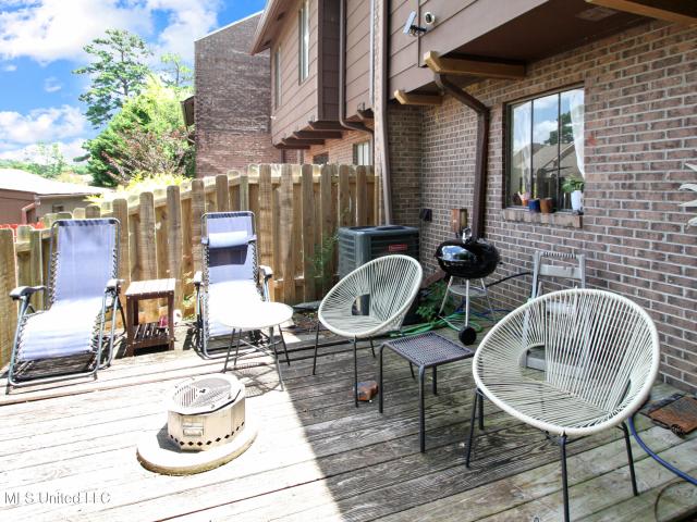 1255 E County Line Road