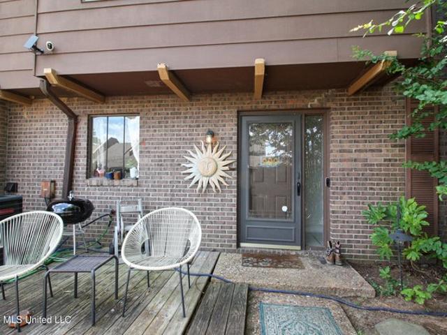 1255 E County Line Rd Apt L8, Jackson, MS 39211