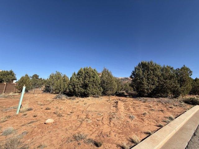 1255 E Cedar Dr, Apple Valley, UT 84737