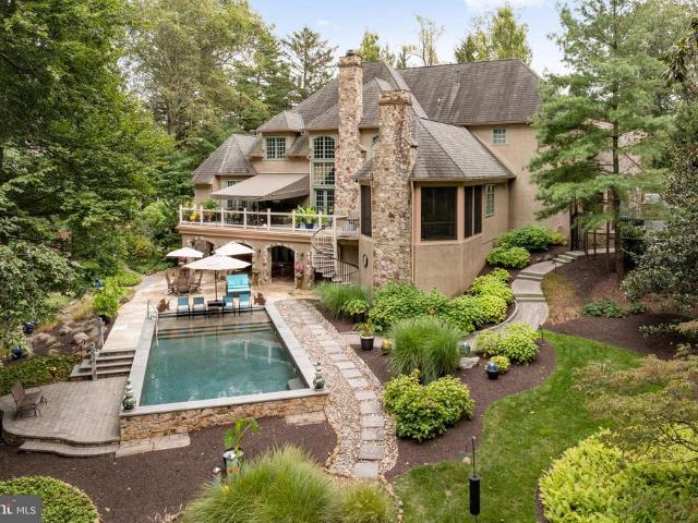 1255 Horseshoe Trail