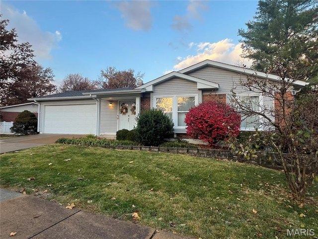 1255 Jade Wind Cir, Ballwin, MO 63011