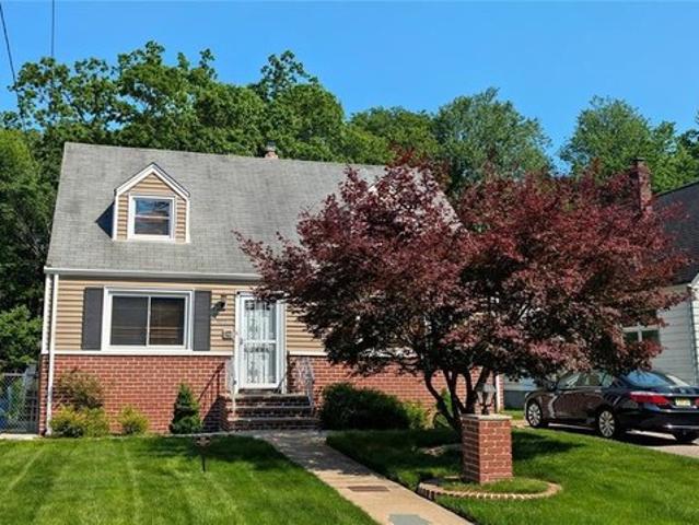 1255 Tuxedo Sq, Teaneck, NJ 07666