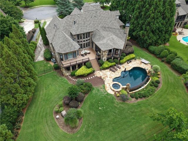 1255 Waterfall Lane NW