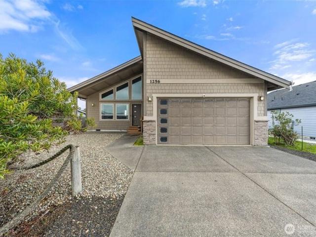 1256 Channel Ave SW, Ocean Shores, WA 98569