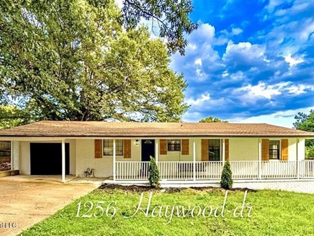 1256 Haywood Dr, Southaven, MS 38671