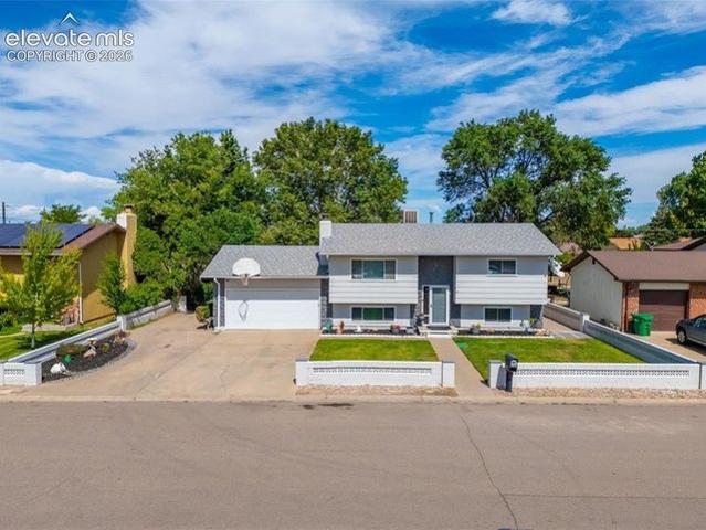 1256 2 / Ln, Pueblo, CO 81006