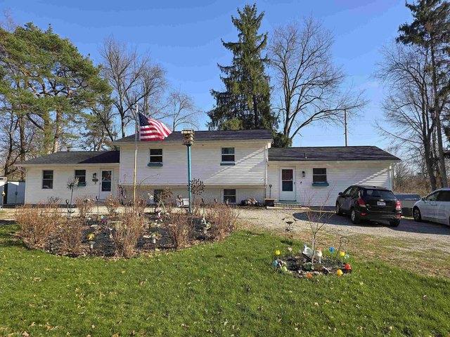 12573 Spruce Ln, Perry, MI 48872
