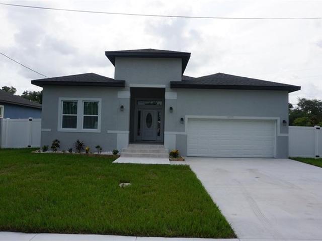 12572 Tree St, Largo, FL 33773