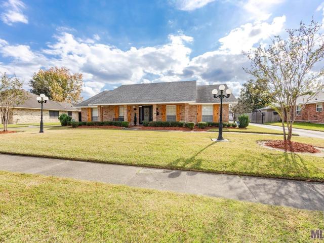 12572 Parkwood Dr, Baton Rouge, LA 70815 | MLS #BR2026006 | Compass