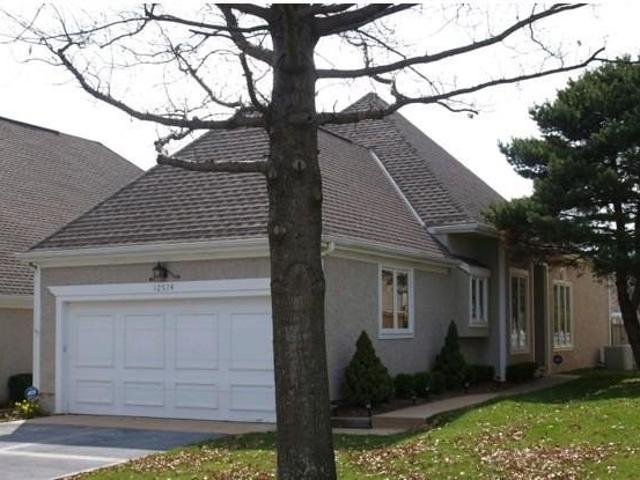 12574 Barkley St, Overland Park, KS 66209