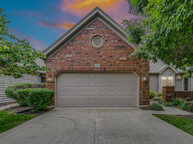 1257 Oakleaf Court