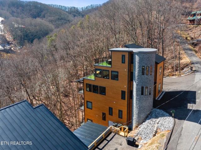 1257 Bavarian Way, Gatlinburg, TN 37738 | MLS #1330 | Compass