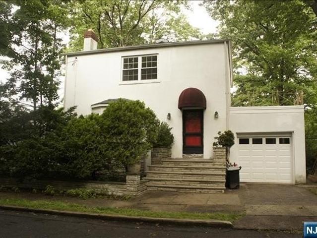 1257 Briar Way, Fort Lee, NJ 07024
