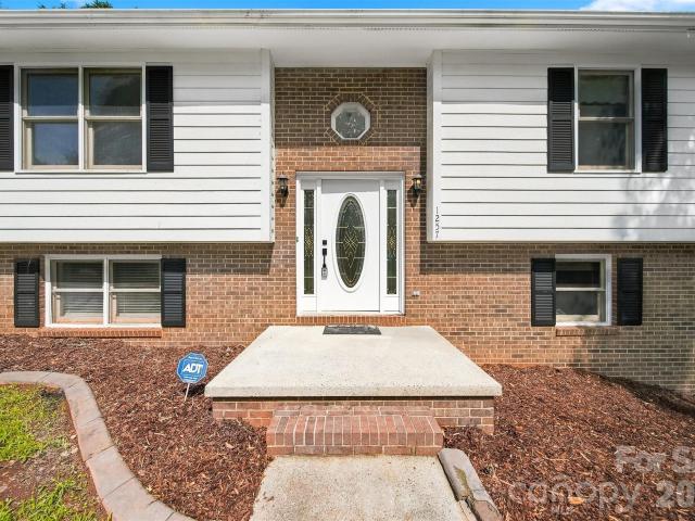 1257 Canseco Lane