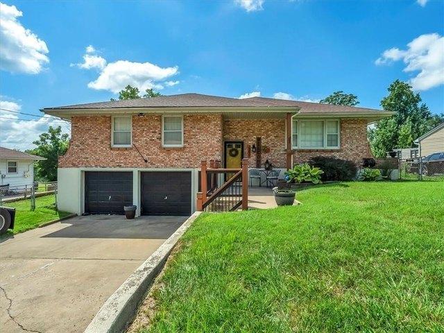 1257 E Walnut St, Independence, MO 64050