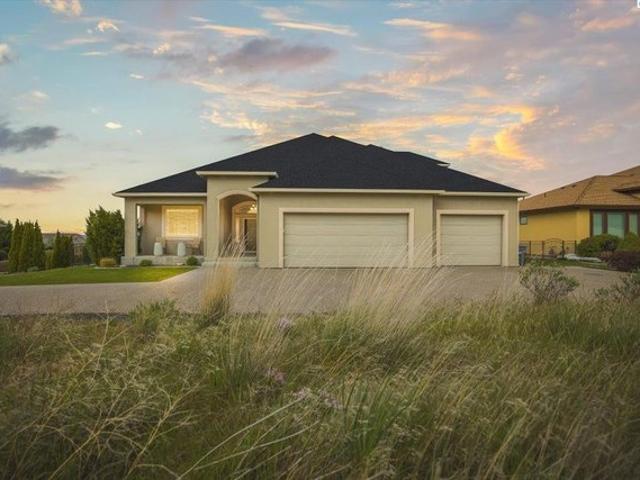 1257 Plateau Dr, Richland, WA 99352
