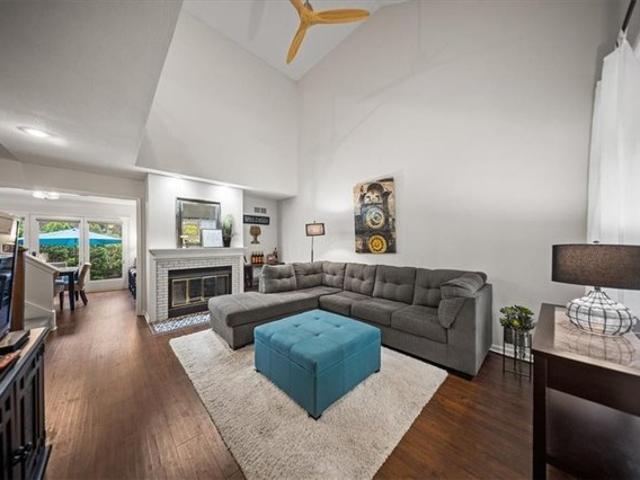 12585 Broadmoor St, Overland Park, KS 66209