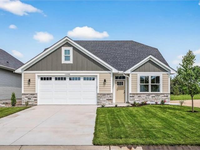 12588 Masters Ln, Lindstrom, MN 55045