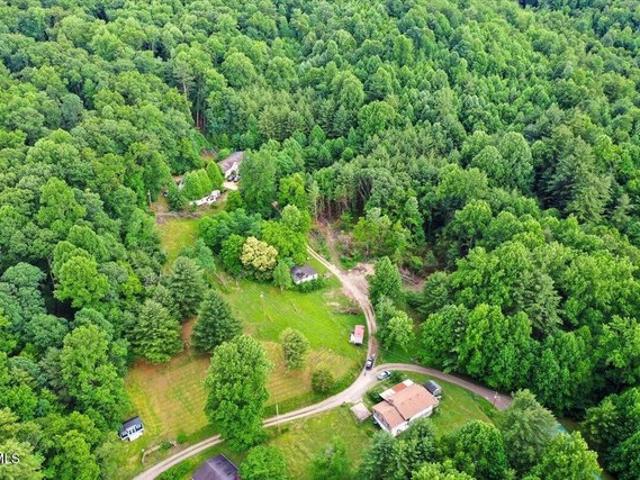 1258 Hawkins Rd, Laurel Bloomery, TN 37680