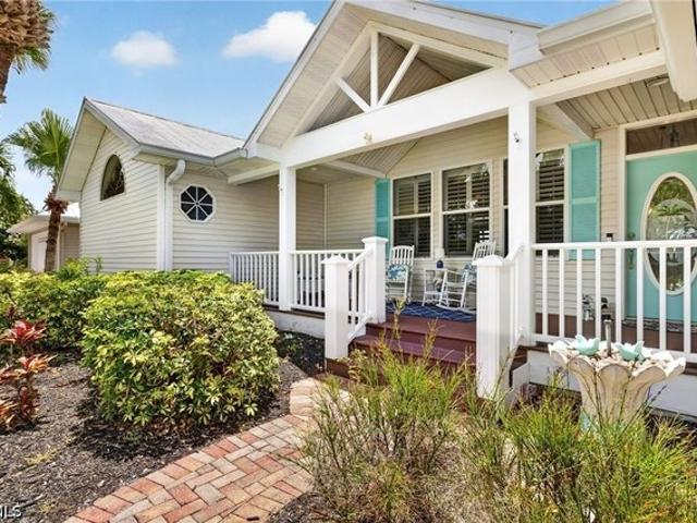 12593 Coconut Creek Ct, Fort Myers, FL 33908