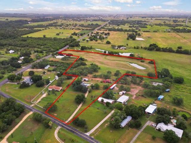 12591 LA Vernia Rd, Saint Hedwig, TX 78152