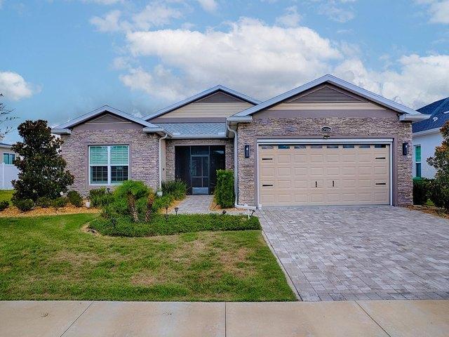 12596 NE 49th Dr, Oxford, FL 34484